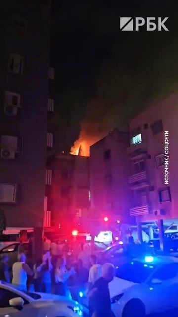 Обломки иранской ракеты упали на здание в Тель-Авиве