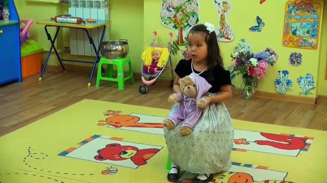 С 8 марта мамы и бабушки