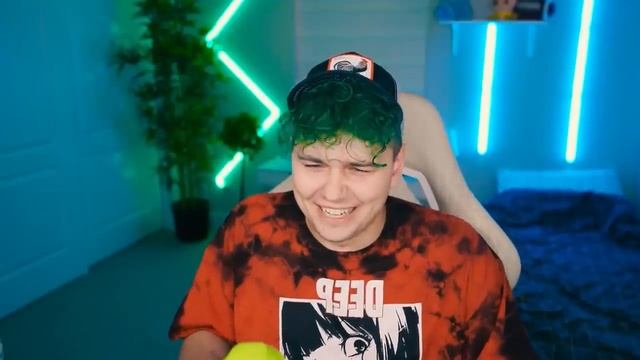 Милс PLAY - ЧТО ЗА SHORTS 😂 ЧТО ТВОРЯТ В ШОРТСАХ 😂 ПОПРОБУЙ НЕ ЗАСМЕЯТЬСЯ в шортс 😂