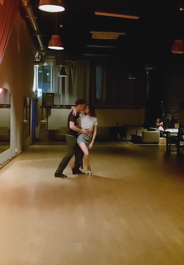 Лишь на меня смотри целую жизнь вот так