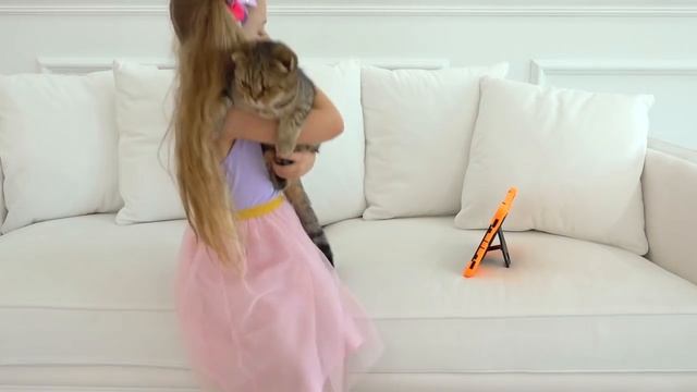 ДИАНА И РОМА - Диана и Роман Новая игра для детей с любовью, Диана Наряжается