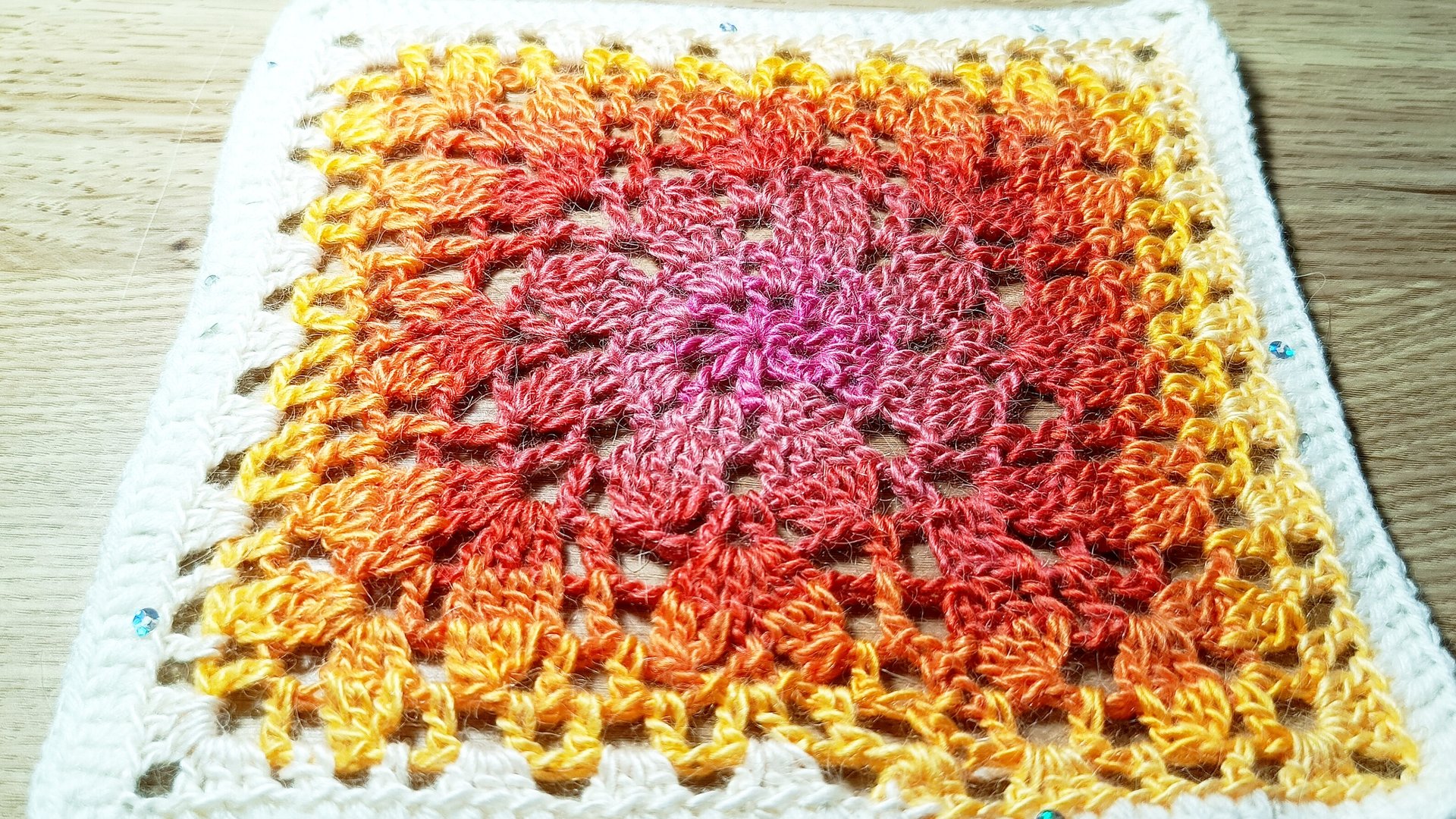 Вязание. Бабушкин квадрат. Схемы вязания крючком.mp4