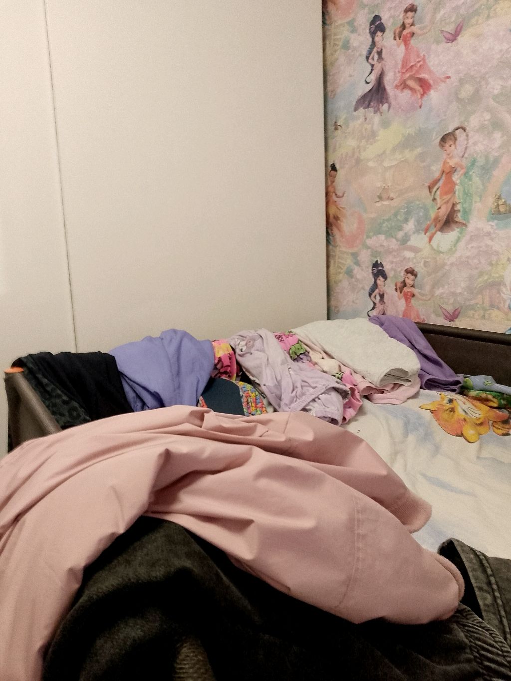 Вот сколько вещей мы положим с Никитой и почти столько же у родителей.