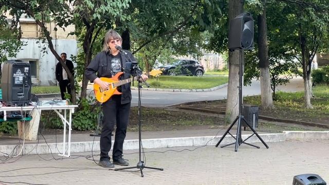 Станислав Бартенев - Бог есть Любовь, Когда целуем Русский Флаг - Госпиталь Бурденко