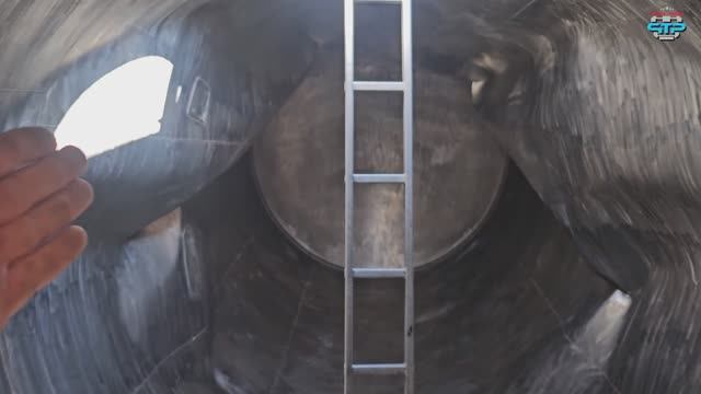 Сжало цистерну на выгрузки. Трак Прайм починил утильную бочку!