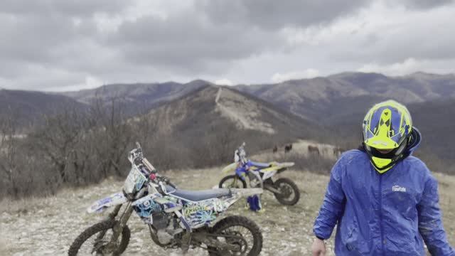 Эндуро покатушки по местам где снимали фильм Грозовые ворота, дольмен Enduro мотоциклы Beta мото GR7