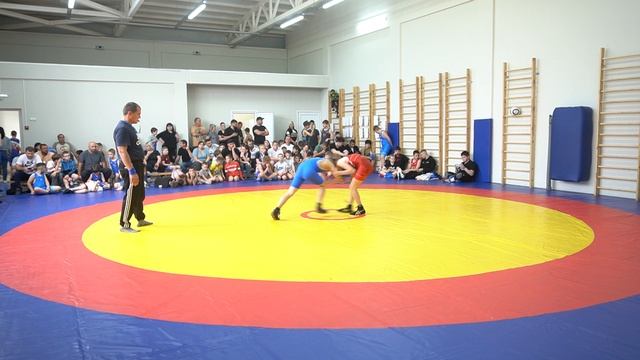 Финальная встреча, вес 41 кг. Щербаков Семён-Рыжов Максим, оба спортсмена Новопокровский район!