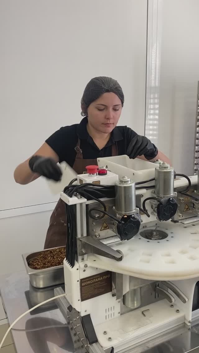 Готовим конфетку тяп-ляпку на шелковице и грецком орехе.