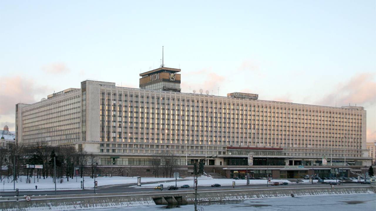 там где была  самая большая гостиница в Европе.