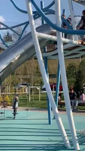 Гуляем на площадке в Казани....