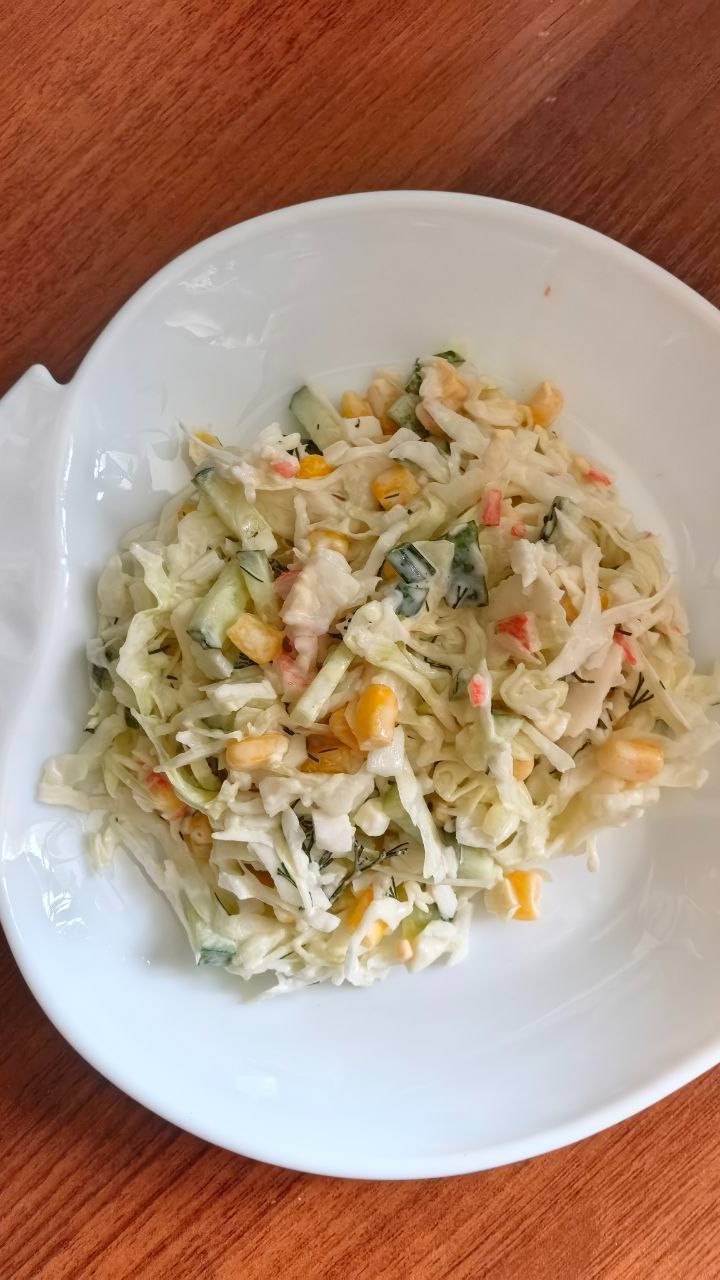 Крабовый салат с капустой #салат #крабовыйсалат #пропокушать #вкусныйсалат #салатизкапусты #еда