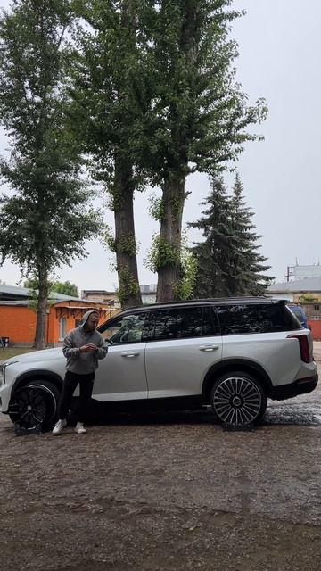 GAC GS8 на примерке дисков в 22-ом диаметре