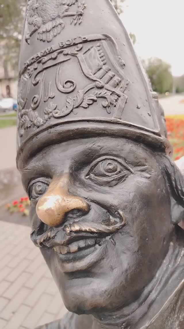 Пензяк толстопятый — бронзовая скульптурная композиция в Пензе, расположенная на улице Московской.