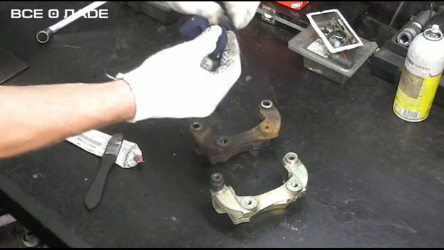 3. Замена скобы суппорта переднего тормозного механизма