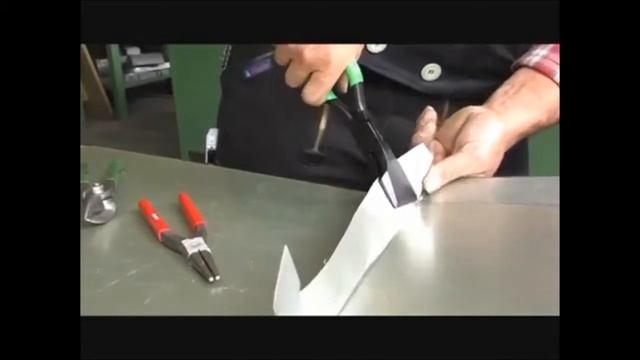 Круглогубцы кровельные Freund