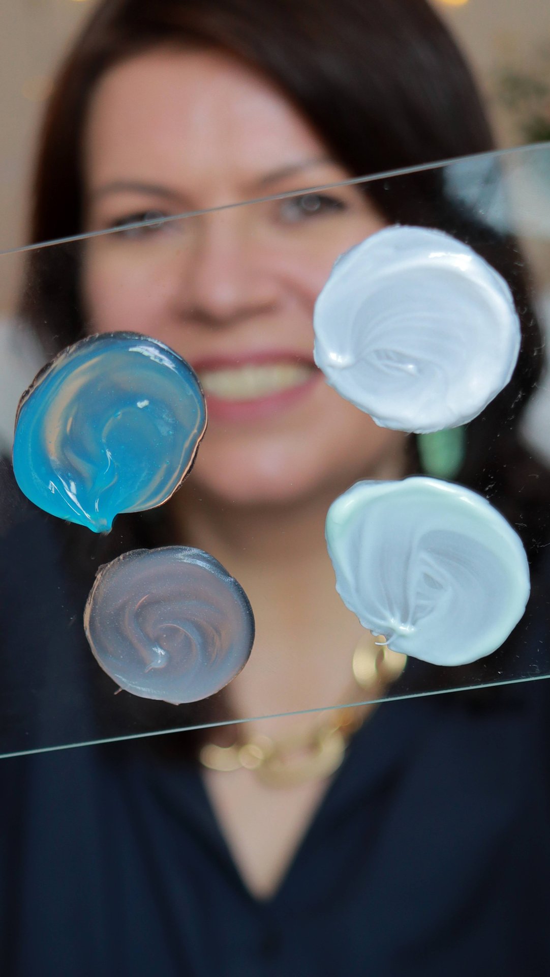 Что скрывают тюбики? Тест текстур 4-х зубных паст Орифлэйм вживую