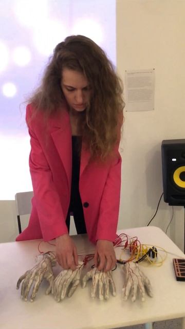 Язык прикосновений. Финисаж в галерее Краснохолмская.