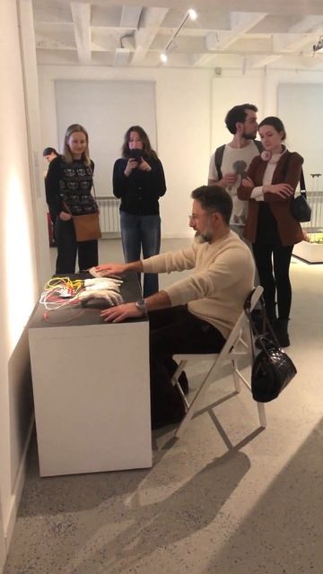 Язык прикосновений. Выставка «Пространство сообщения. От знака до ощущения» в галерее Краснохолмская