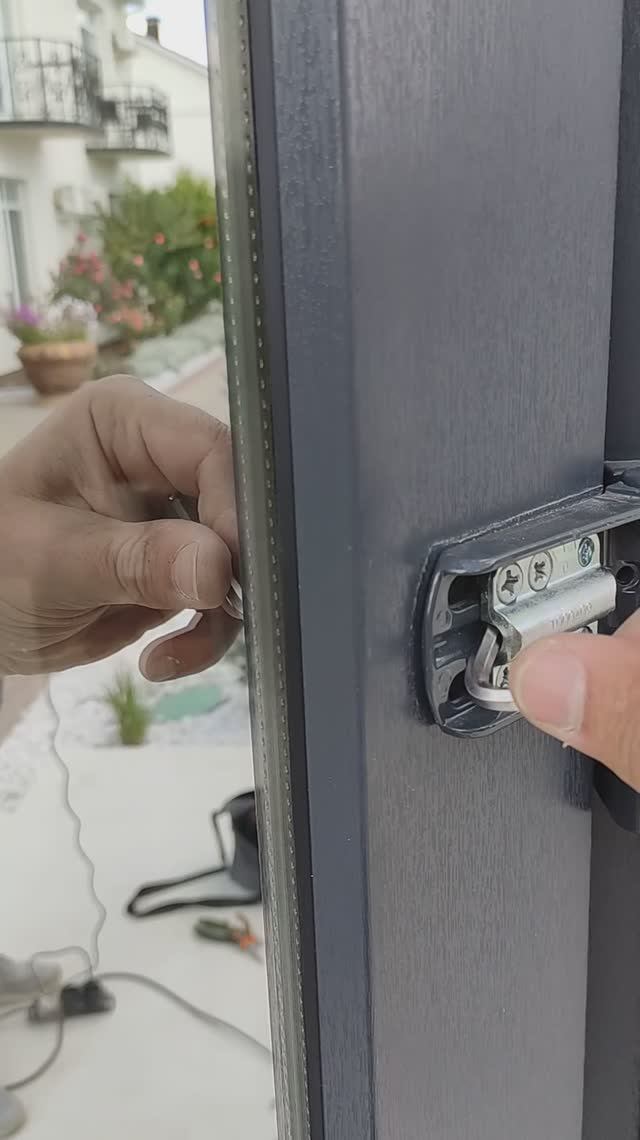 Заедает дверь. Что делать 🙉 🚪 🛠