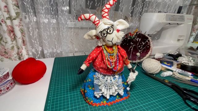 Кукла «Коза Маша-вязальщица"