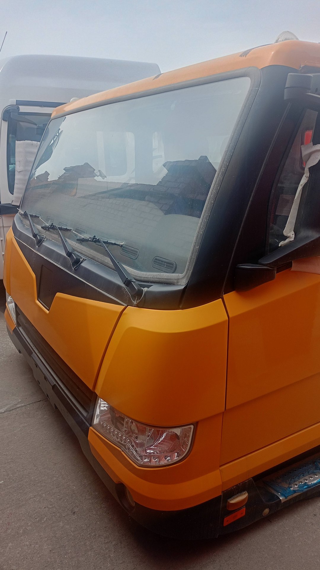 Обзор Кабины в сборе автокрана XCMG желтая