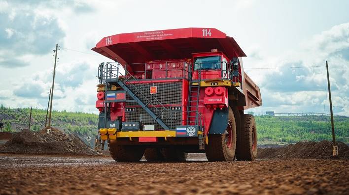 Новый большегруз в карьере Михайловского ГОКа
