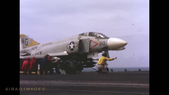 USS Enterprise CVAN-65 F-4 Phantoms и A-4 Skyhawks