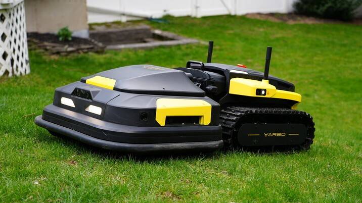 Гусеничный робот газонокосилка Yarbo Lawn Mower