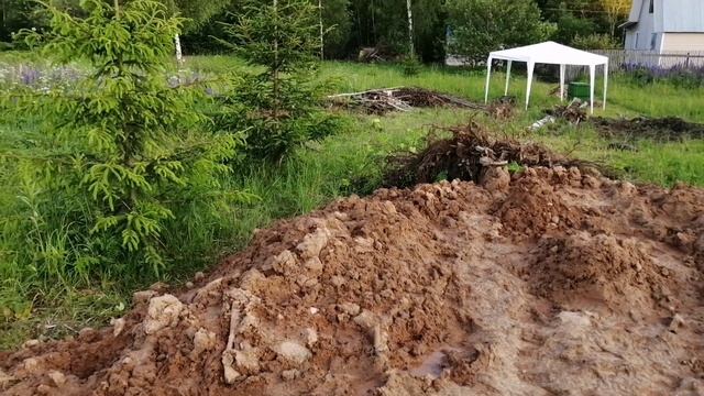 Расчистка участка продолжается. Выкопали колодец! #7