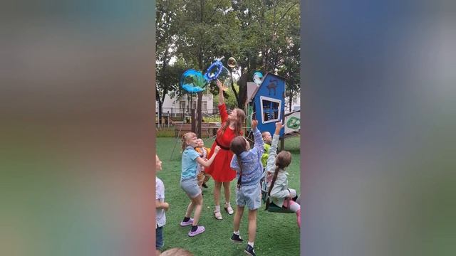 Шоу мыльных пузырей с погружением