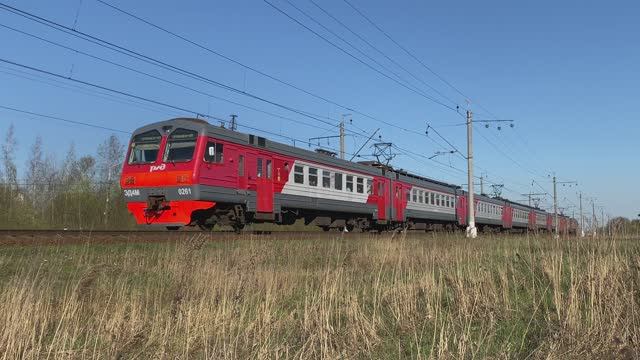 Электропоезд ЭД4М-0261, перегон Стрельна - Лигово