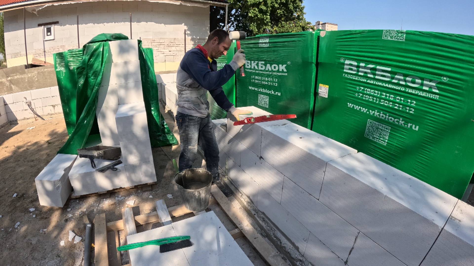 ПРОДОЛЖАЮ СТРОИТЬ ДОМ СТЕНЫ РАСТУТ СДЕЛАЛ АРМИРОВАНИЕ ТРЕТЬЕГО РЯДА #стройка #строюдом #доммечты