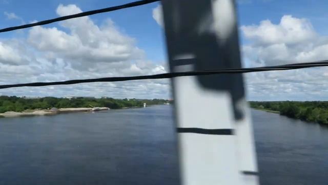 Вид_из_окна_поезда_Река_Волга_Николаевский_мост,_город_Ярославль