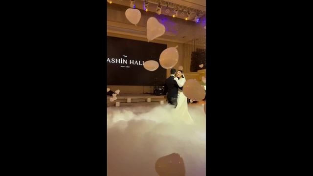 Первый танец с тяжелым дымом, фонтанами  и шарами-серцами 2025 СПб. Пиротехническое шоу