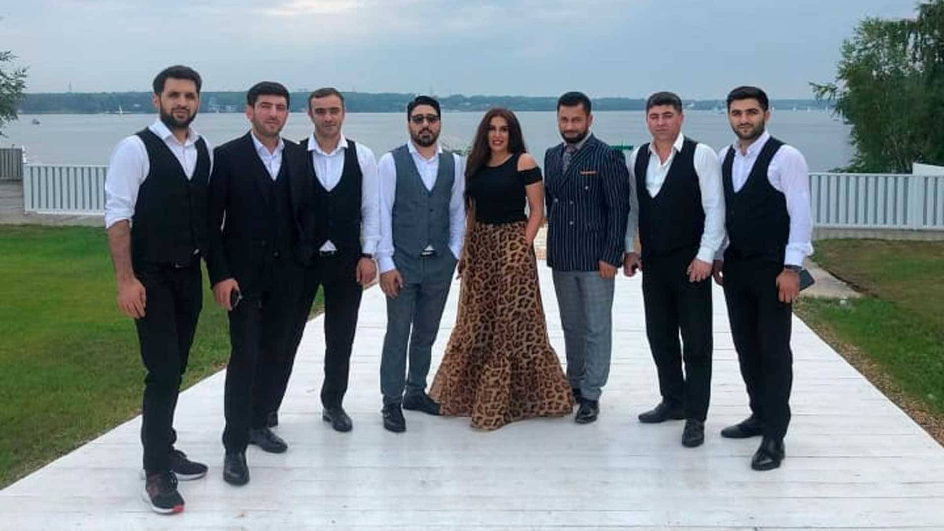 Азербайджанская певица и ансамбль музыкантов (живут в Москве, выезжают по разным городам)