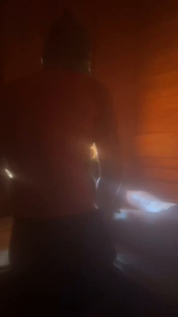 Настоящая русская баня не спрашивает, откуда ты — она делает из любого своего.