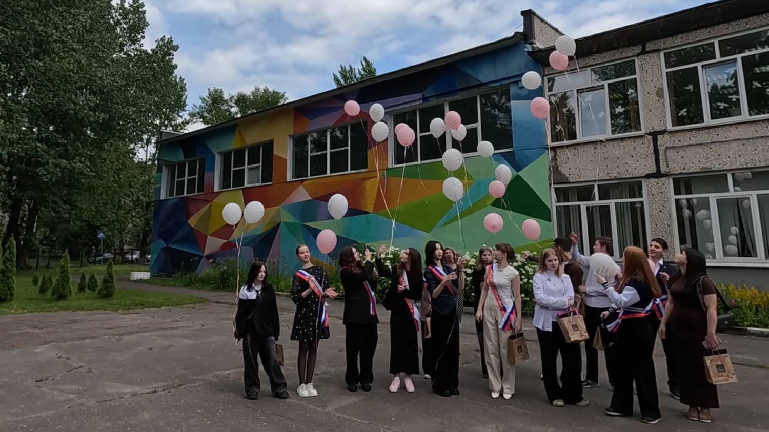 Вручение аттестатов 9Б класс