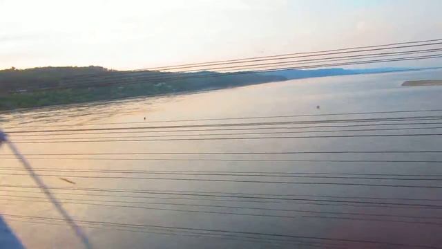 Вид_из_окна_поезда_река_Зея_с_Белогорье,_г_Благовещенск,_Амурская