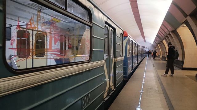 На прибывающий поезд посадки нет!!!!!