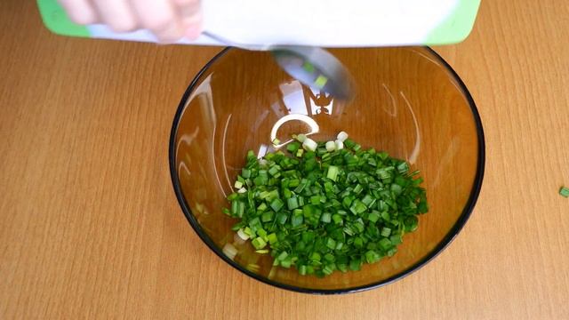 Быстрый завтрак: салат с тунцом. Всего 4 ингредиента!