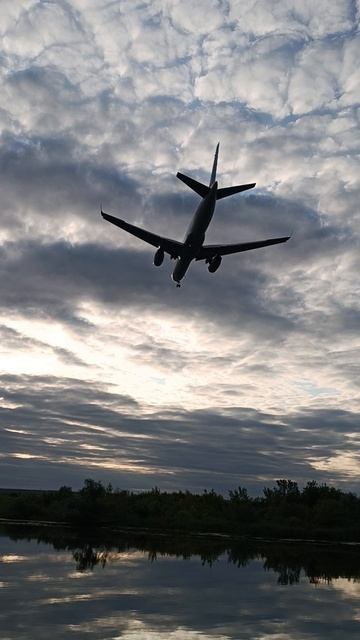 Ту-214 возвращается домой