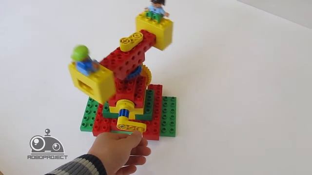 4.Первые механизмы - Карусель
https://isobr.academy/лёва-аналог-лего/#first