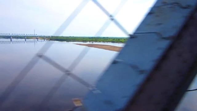 Вид_из_окна_поезда_река_Зея_под_г_Свободный