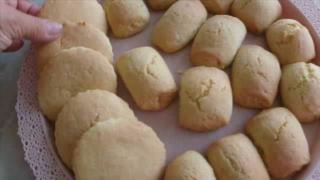 Рецепт. 1. Печенье творожное, очень мягкое и вкусное.  2. Печенье песочное. тает во рту..