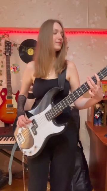 Maneskin - zitti e buoni bass cover