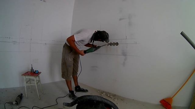 #жкмарс Короним и штробим стены под электрику!