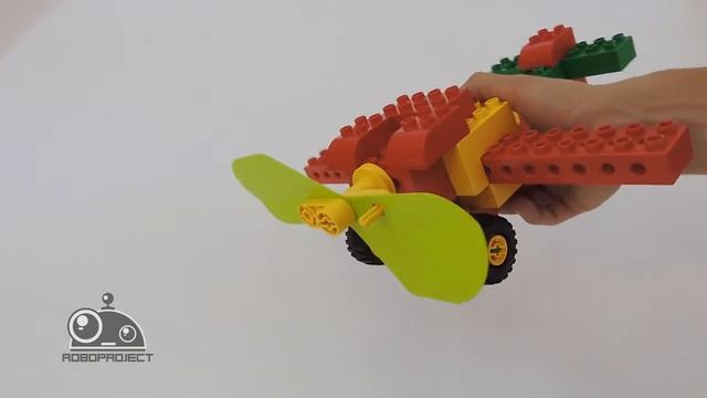 12.Лего Первые механизмы  - Кукурузник
https://isobr.academy/лёва-аналог-лего/#first