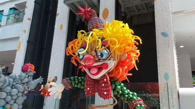 Москва. Фестиваль аэродизайна в ТЦ Мозаика. Спешите увидеть до 30 июня.