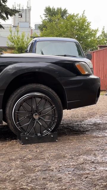 Subaru Baja на примерке дисков в 17-ом диаметре
