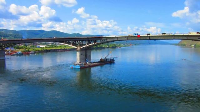 Вид_из_окна_поезда_река_Енисей